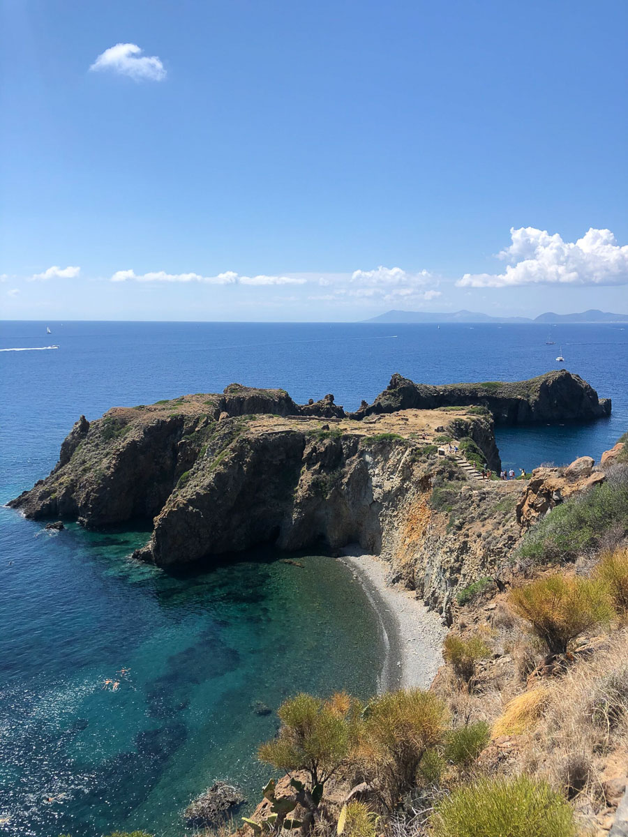 Isola di Panarea: cosa vedere e fare, e le spiagge più belle - In ...